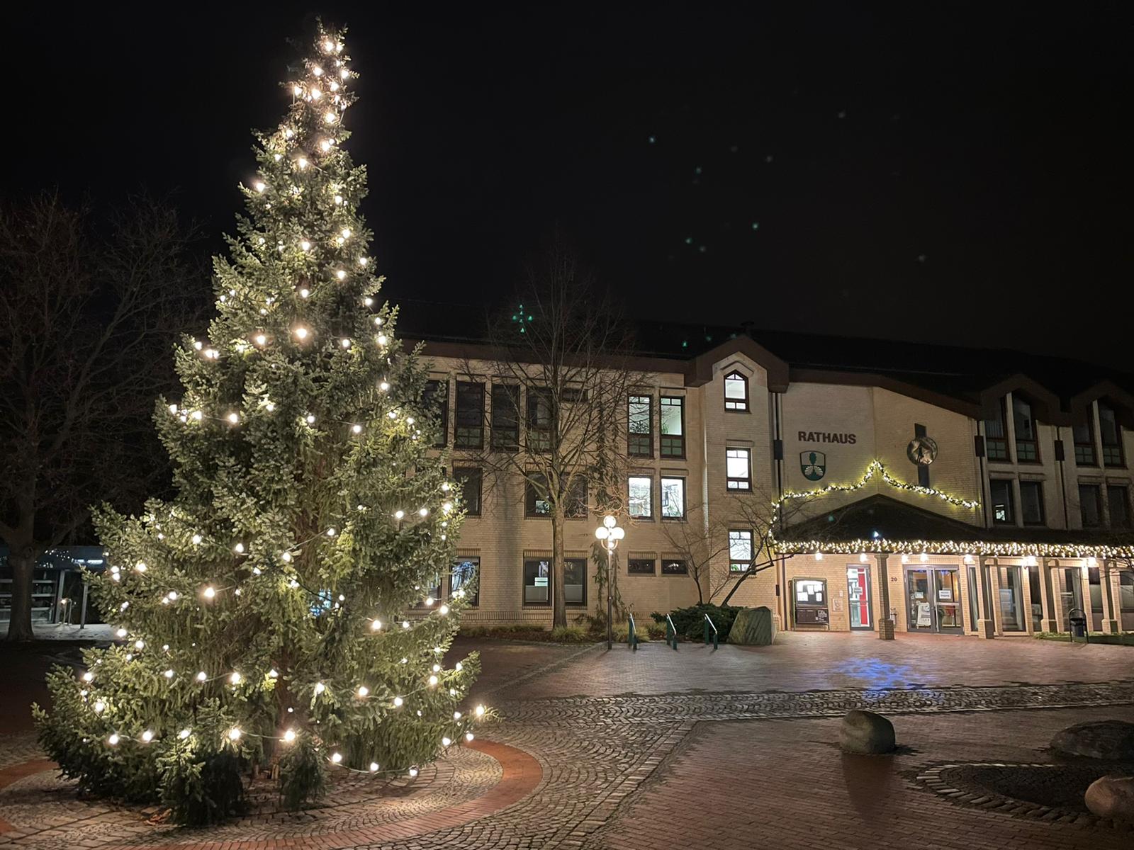 2020-12-10-Rathausbeleuchtung | Gemeinde Lohfelden
