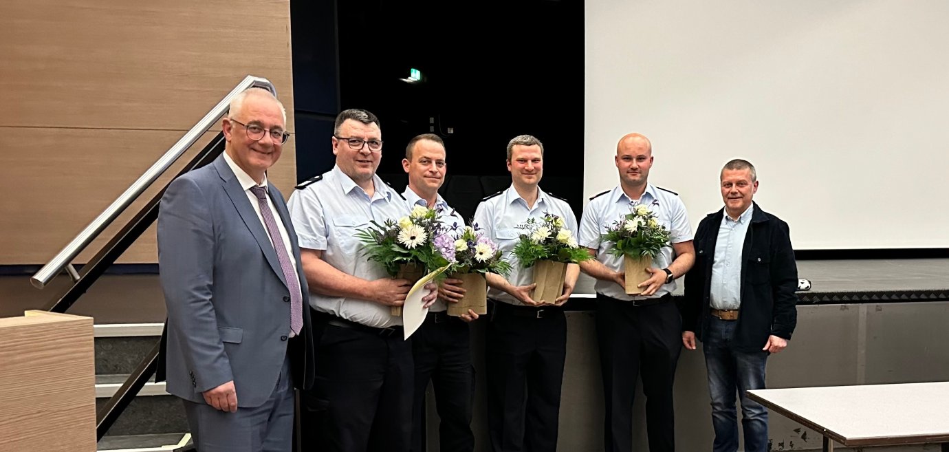 Wechsel der Leitung bei der Freiwilligen Feuerwehr Lohfelden | Gemeinde ...